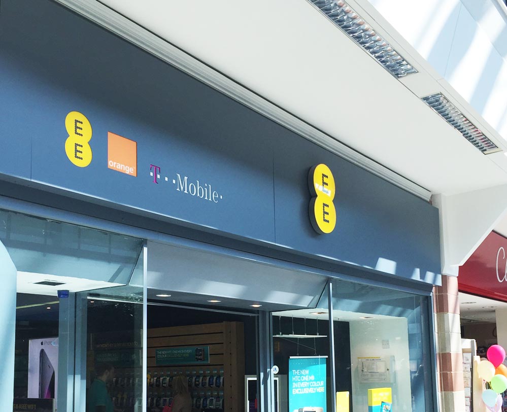 EE | Hempstead Valley Shopping Centre, Kent. Shop dine enjoy!